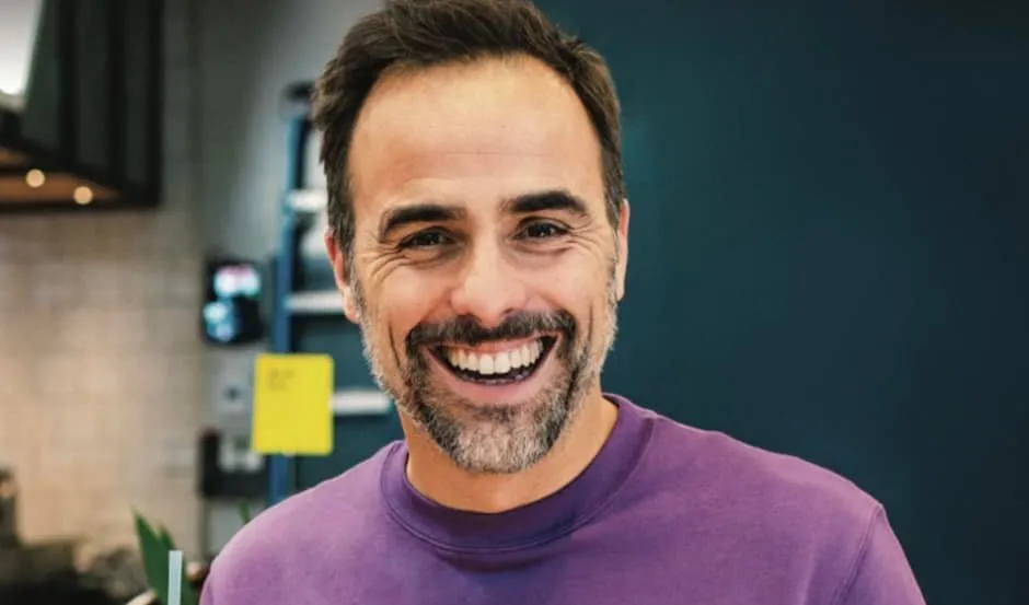 Sébastien Benoît prend la pose avec une vedette bien connue