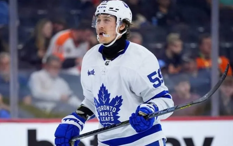 Leafs forward Tyler Bertuzzi takes a shot at his former team