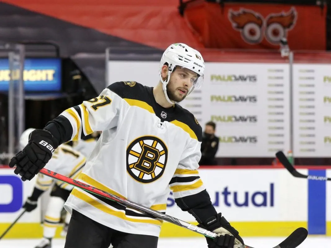 Former Detroit Red Wings and former Boston Bruins 1st-round pick signs ...