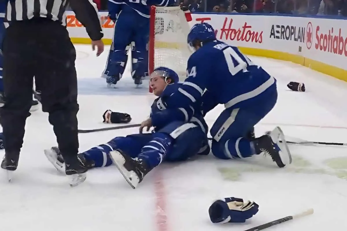 Jake McCabe Leaves the Leafs-Flyers Game With Apparent Head Injury ...