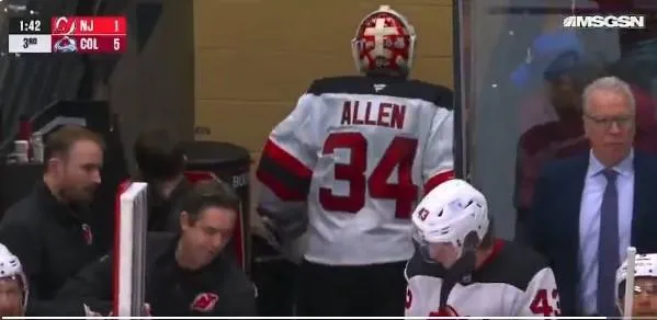 Jake Allen quitte son filet et les Devils du New Jersey en plein match