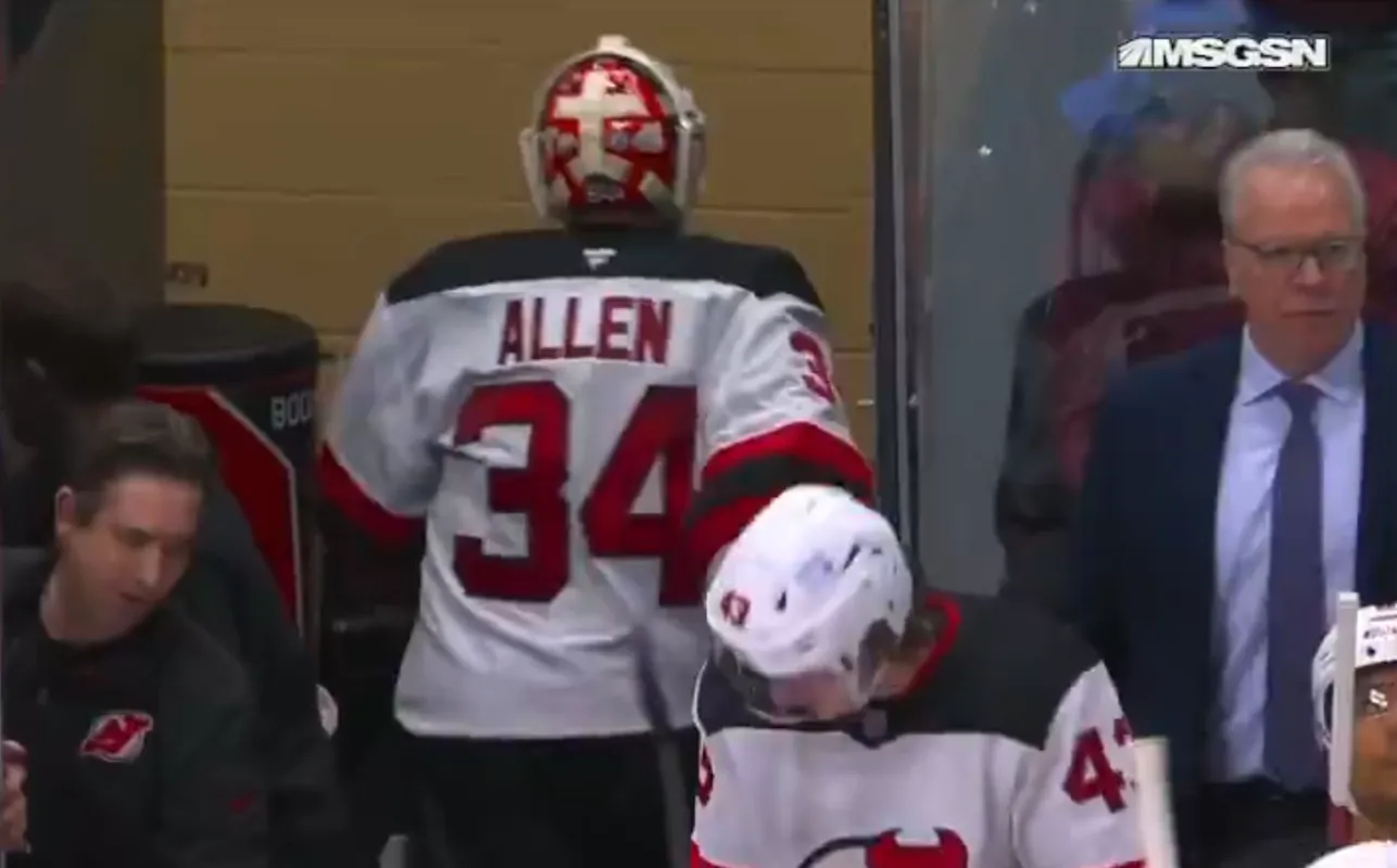 Jake Allen a pété un câble et il quitte son filet chez les Devils en ...