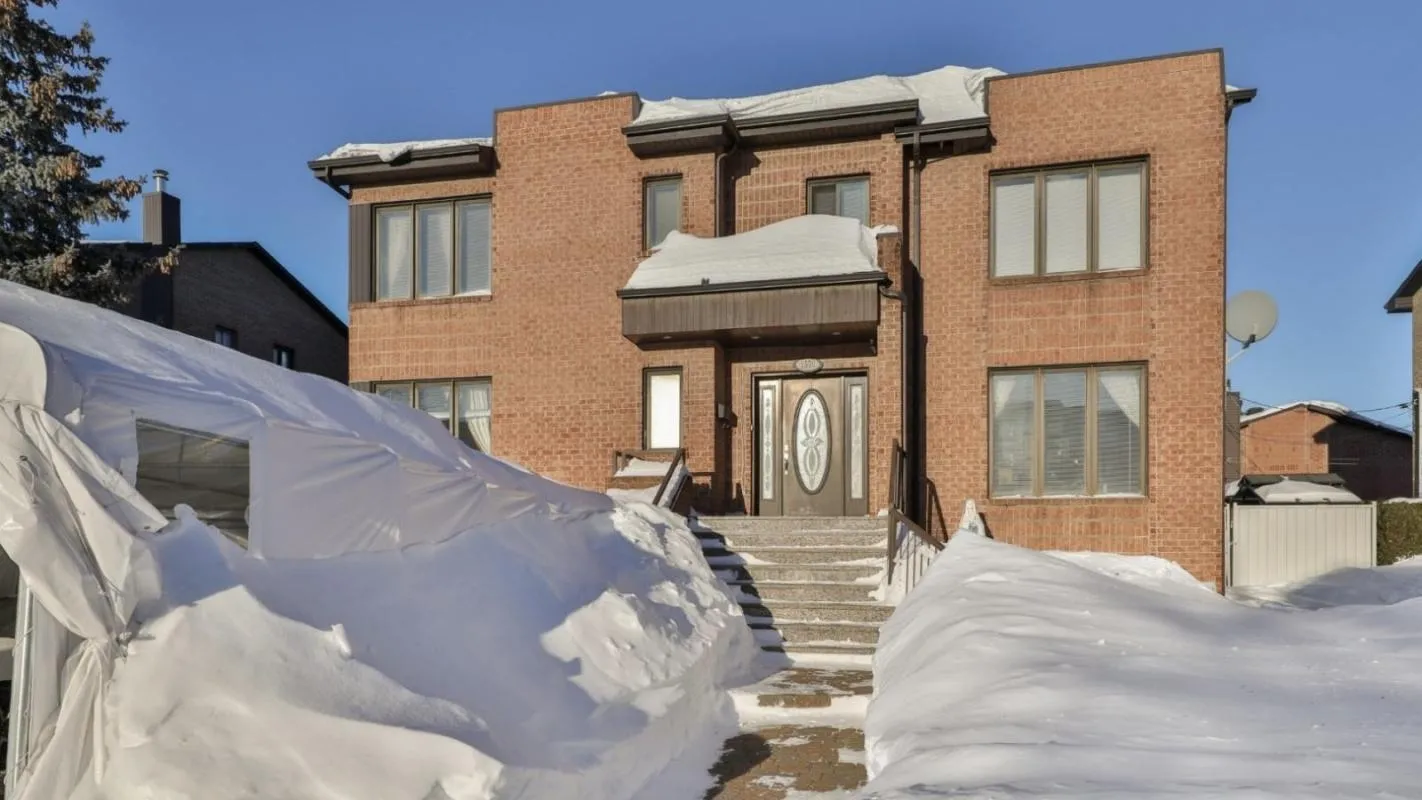 Cette très grande maison du quartier Vimont à Laval est parfaite pour ...