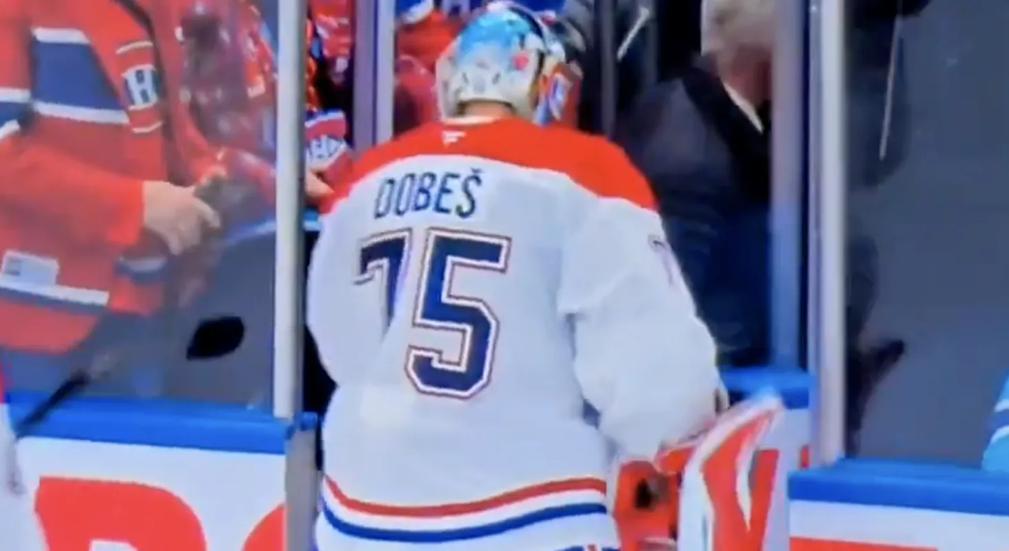 Jakub Dobes a posé un geste qui en dit long après le match du Canadien ...