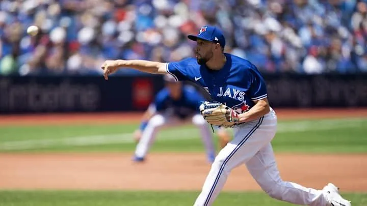Former Blue Jays reliever elects free agency