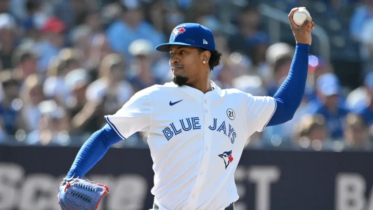 The Chicago Cubs sign former Toronto Blue Jays left-handed reliever