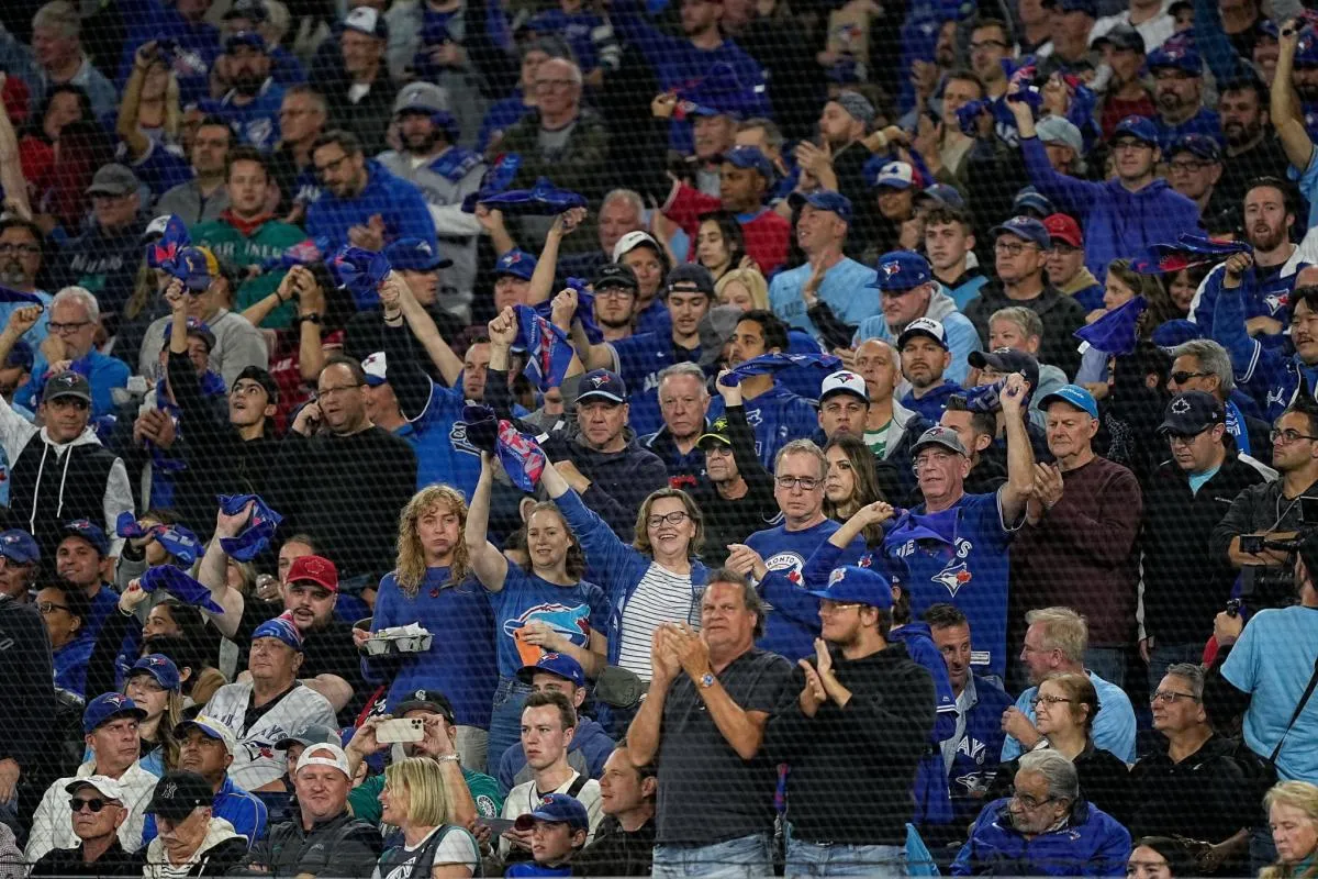 'I Love this team' Blue Jays fans share excitement ahead of final week ...