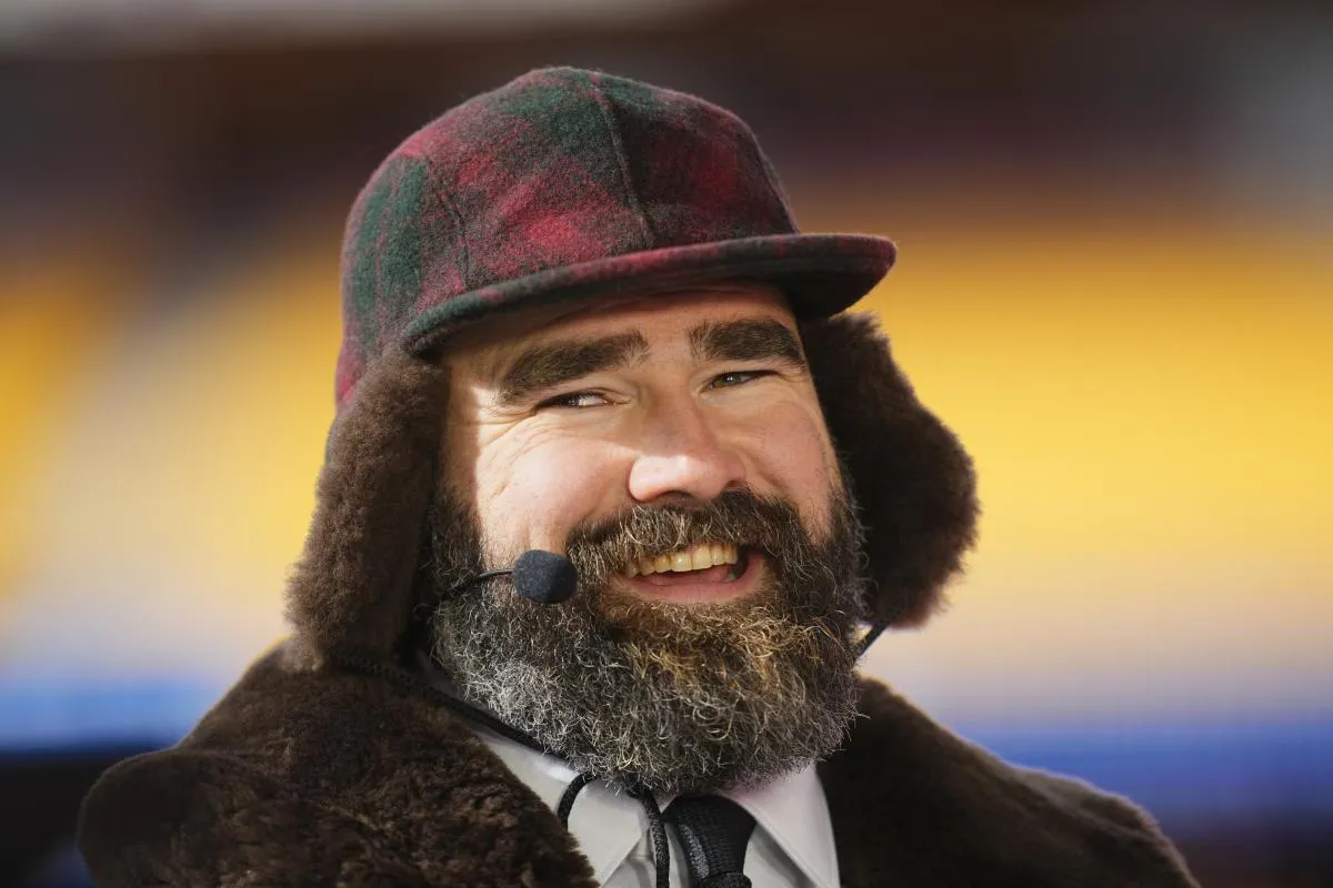 Jason Kelce backtracks on controversial comments, says he loves Canada now