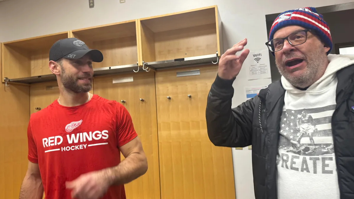 Actor Jeff Garlin crashes Red Wings' locker room celebration after ...