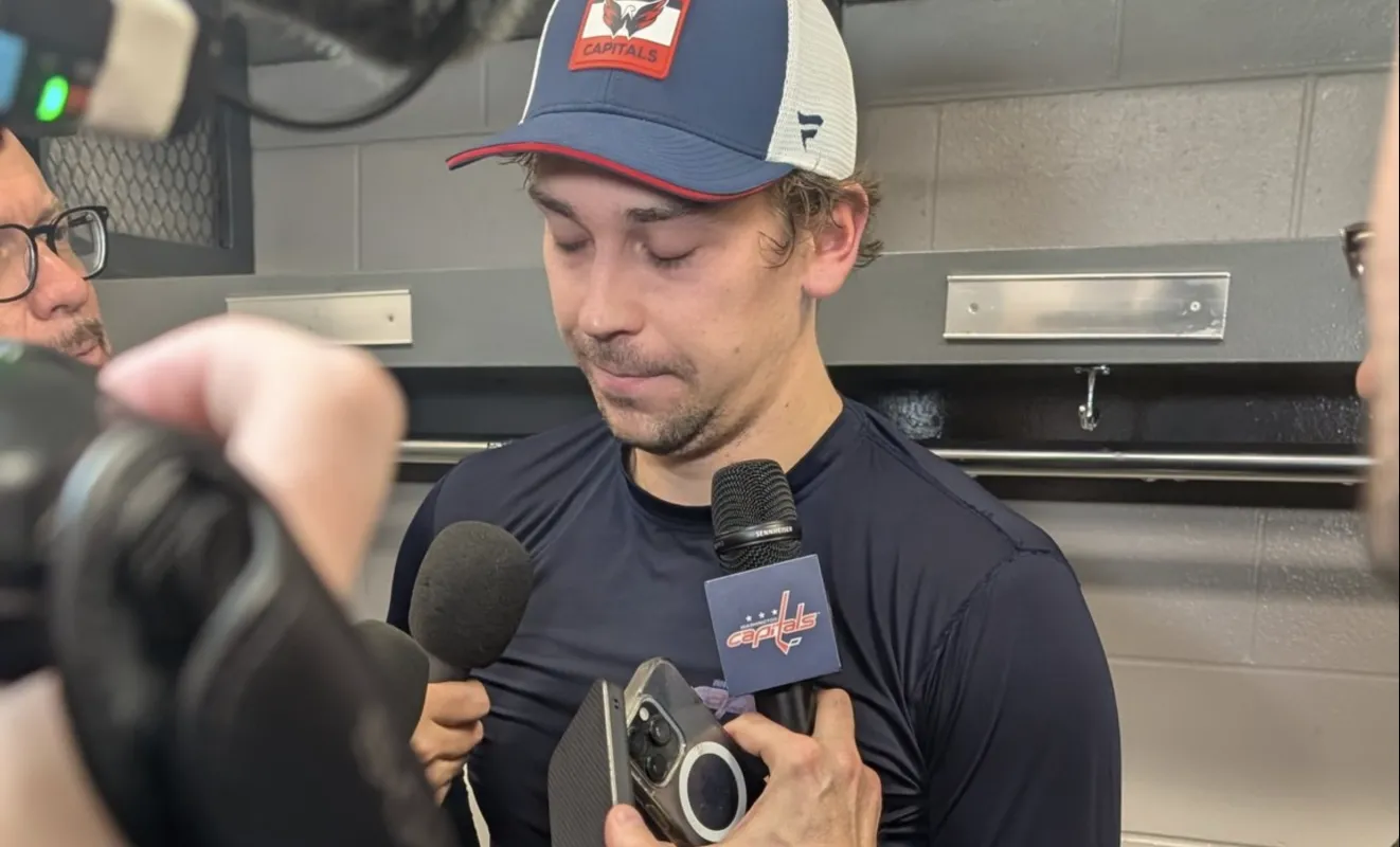 Du jamais vu : Dylan Strome apprend une nouvelle familiale pendant le match