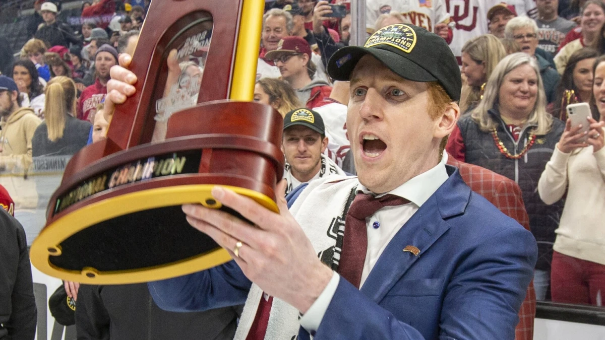 David Carle Won Three Ncaa Titles And The Leafs Are Recruiting Him To
