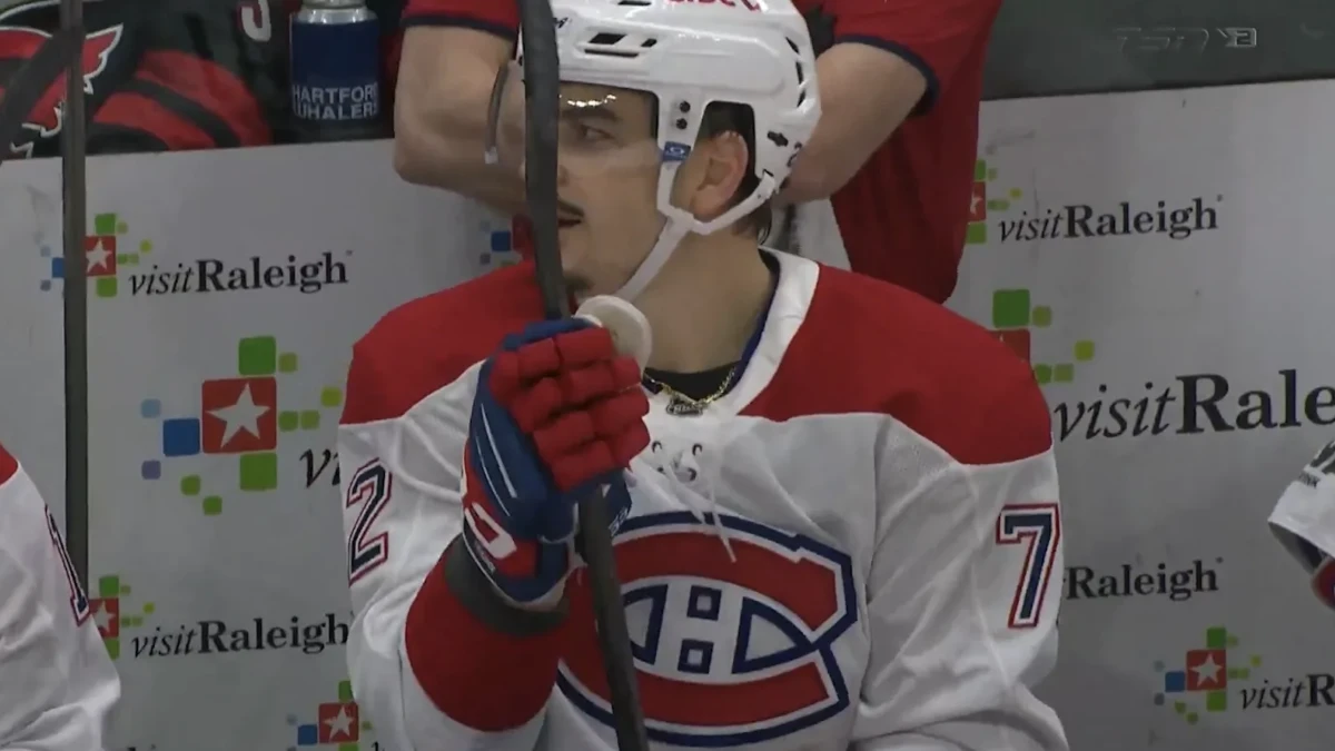 Arber Xhekaj révèle ce qu'un adversaire lui a crié sur la patinoire et ...
